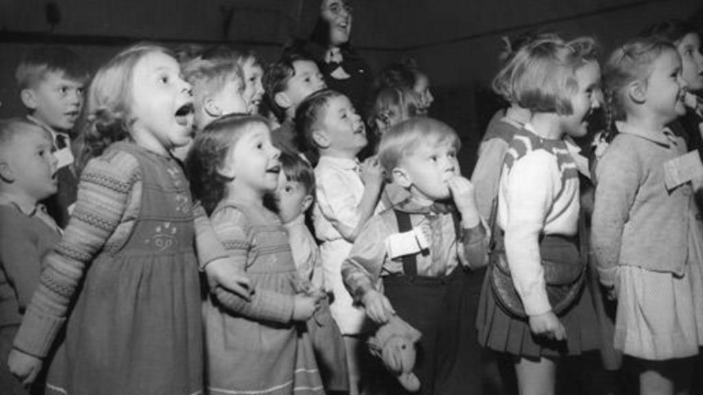 BBC Archive 1956: Children's Newsreel - Easter Monday Walk - BBC