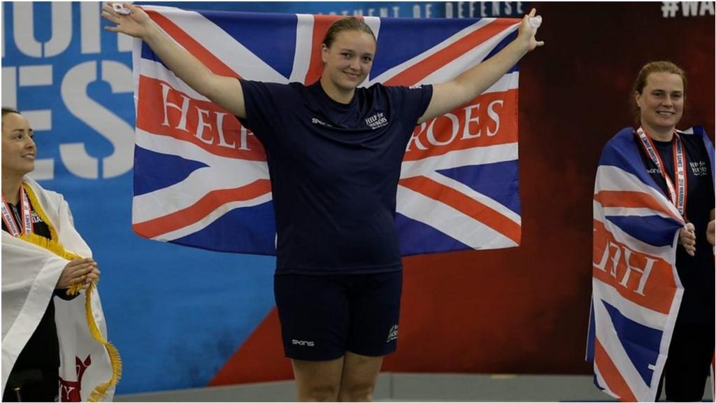 The former RAF pilot helping our NHS nurses - BBC Newsround