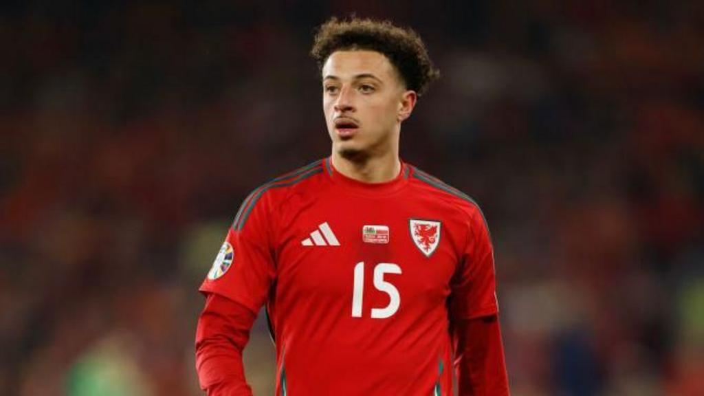 Ethan Ampadu: Wales are 'built on togetherness', says captain - BBC Sport