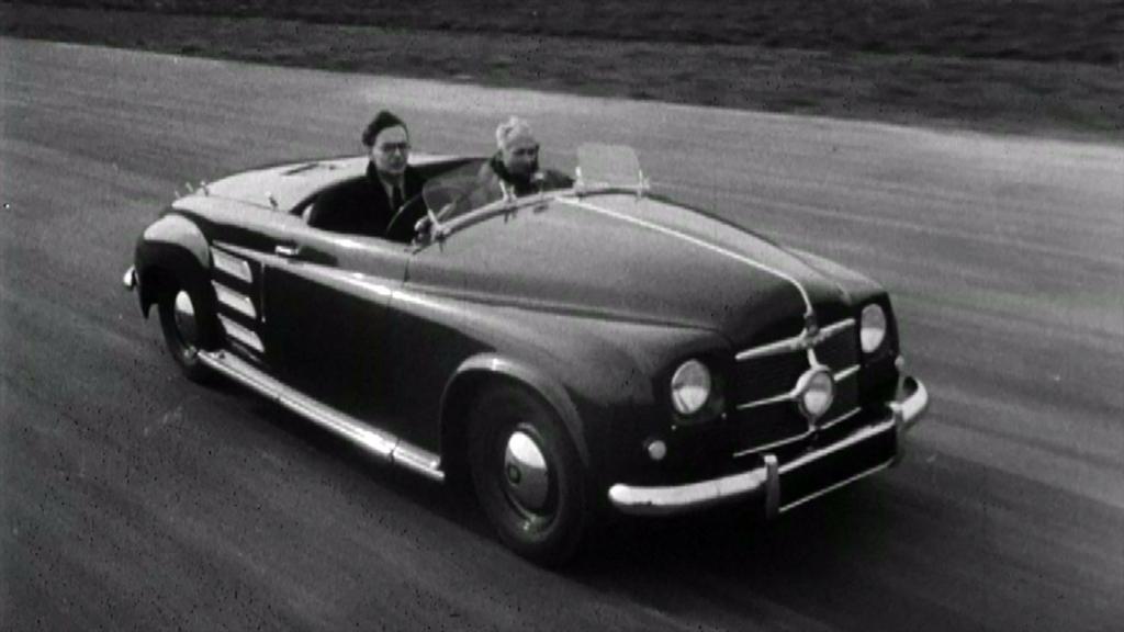 BBC Archive 1950: The world's first gas turbine car - BBC