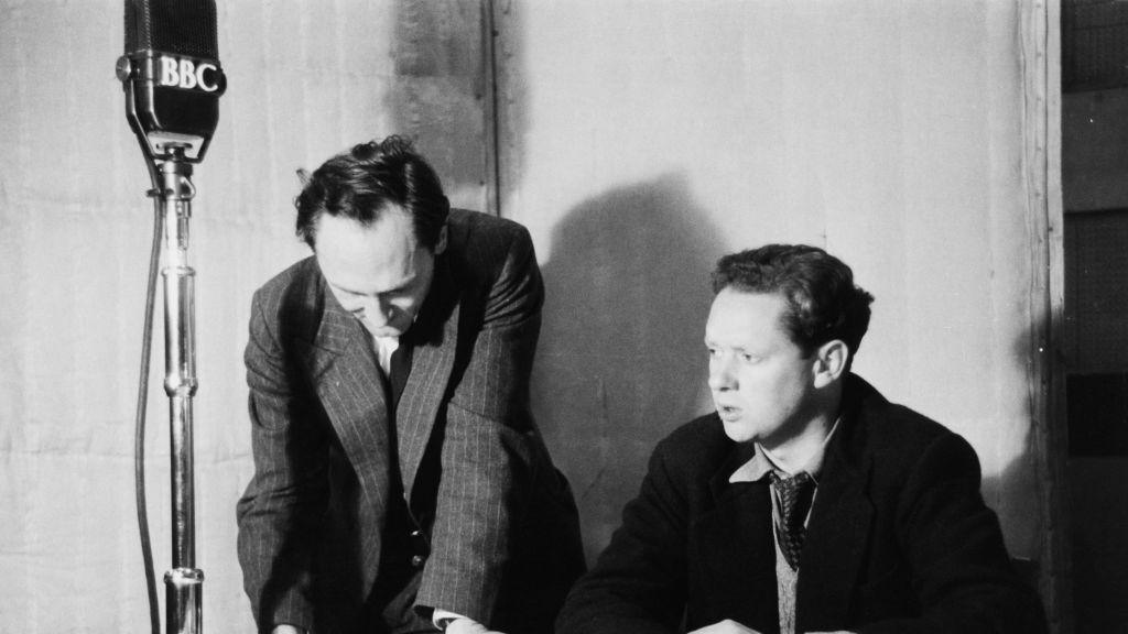 Dylan Thomas: Famous poet accused of copying poems when at school - BBC Newsround