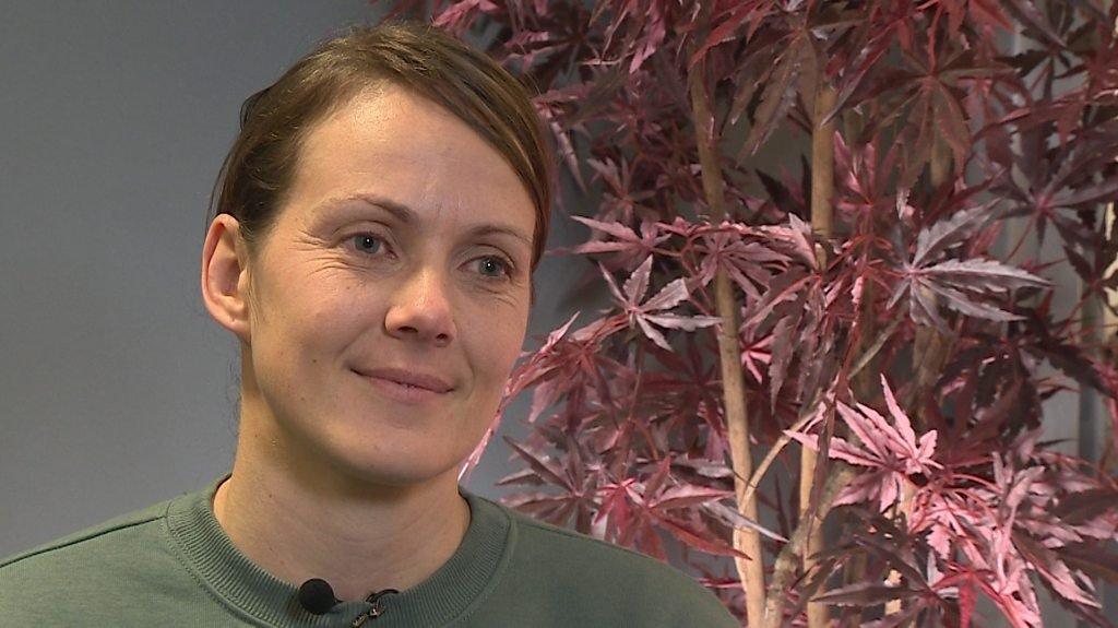 Kelly Sotherton wants 2008 medal presented in Olympic stadium - BBC Sport