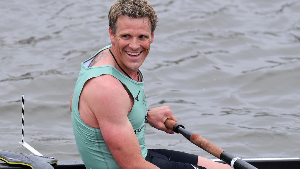 Boat Race 2019: Cambridge men win for second successive year - BBC Sport
