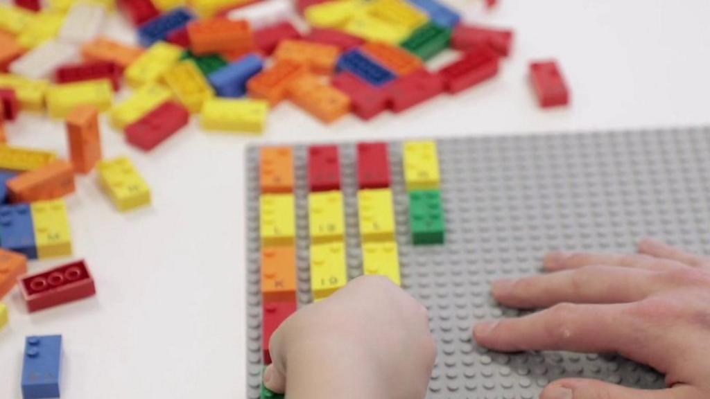 How Lego is helping children with sight loss - BBC Newsround