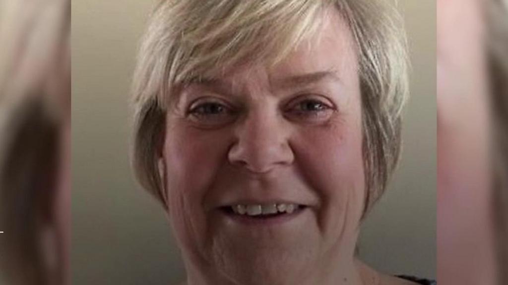 Teulu Undeg Lewis yn rhoi teyrnged iddi - BBC Cymru Fyw