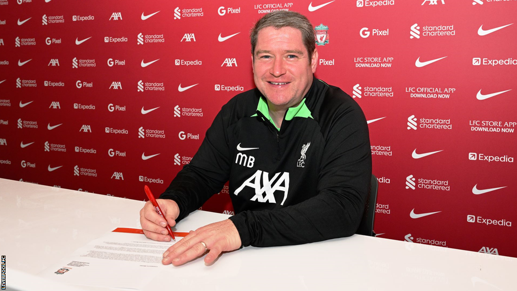 Liverpool Women: Manager Matt Beard signs new contract - BBC Sport