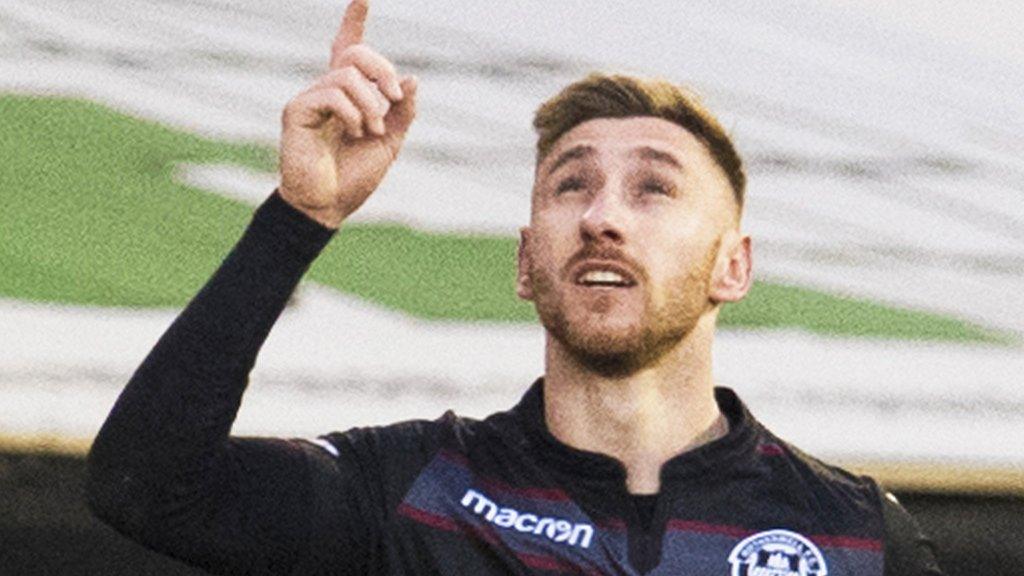 From the archive: Moult double downs Aberdeen - BBC Sport