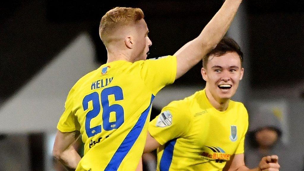 Late drama as Kelly's stunner downs Crusaders - BBC Sport