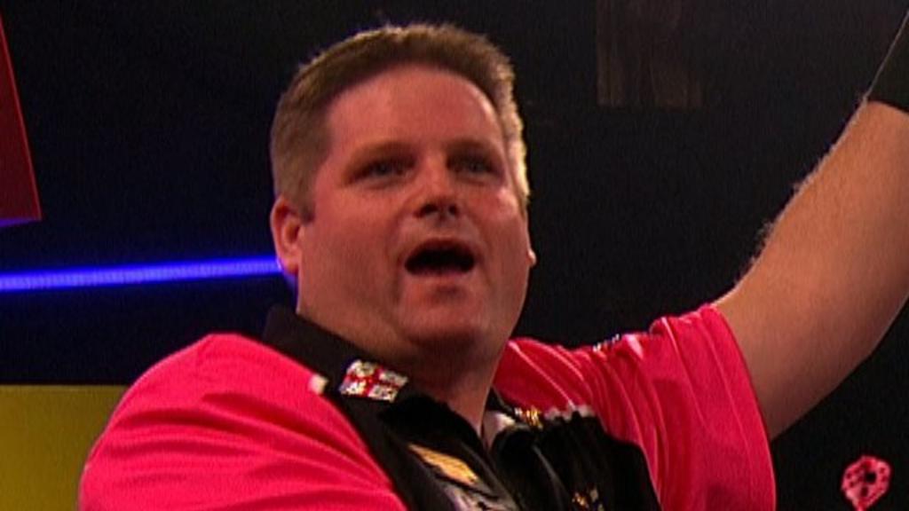 BDO World Championship: Mitchell into quarters after sudden death - BBC ...