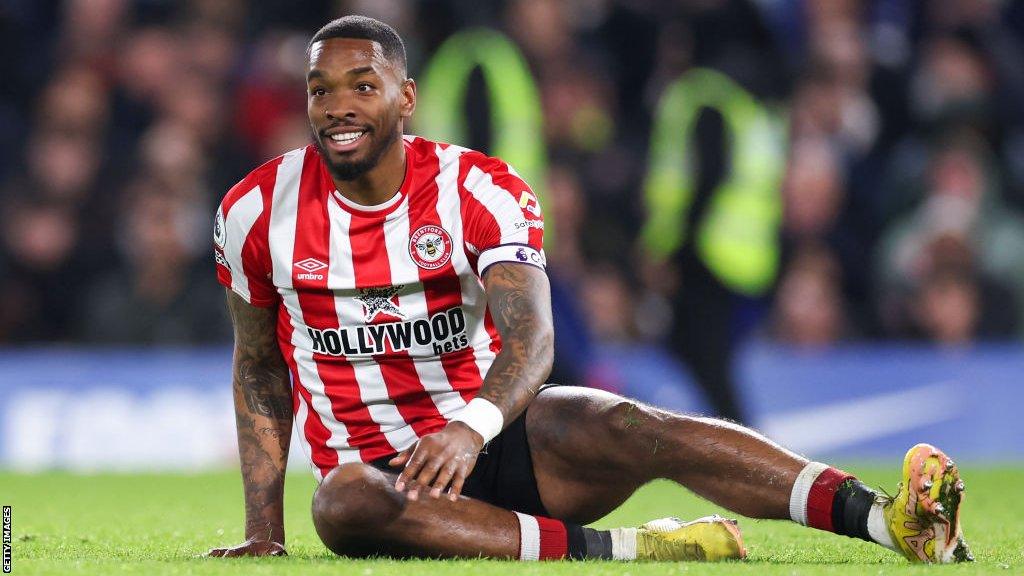 Ivan Toney: Striker 'happy to stay at Brentford', says manager Thomas ...