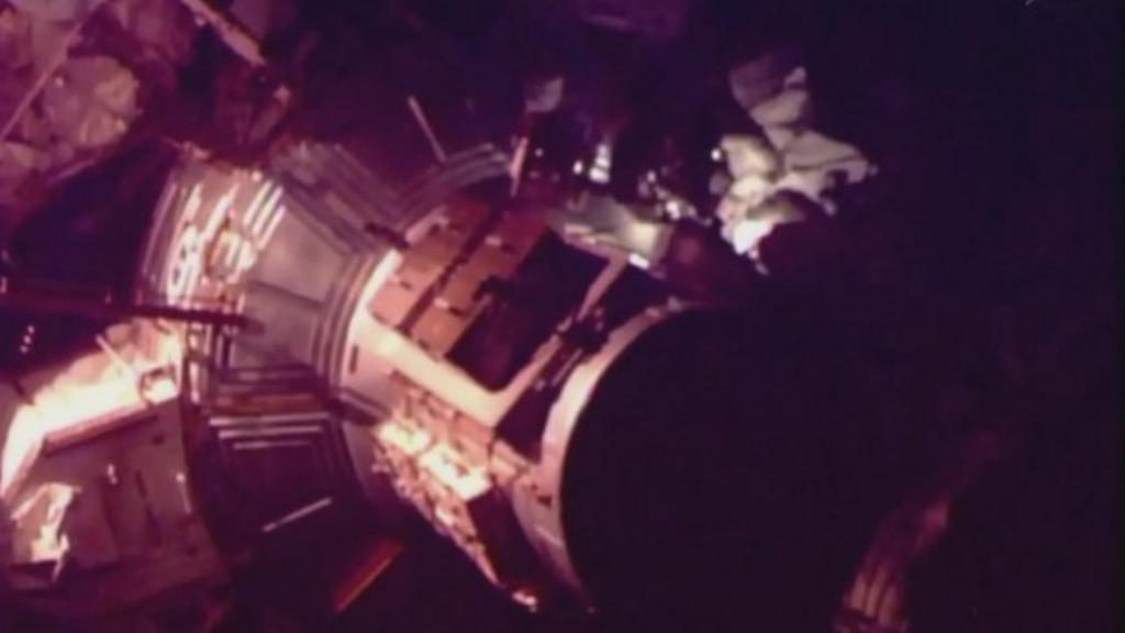 Peake steps out in to space - BBC Newsround