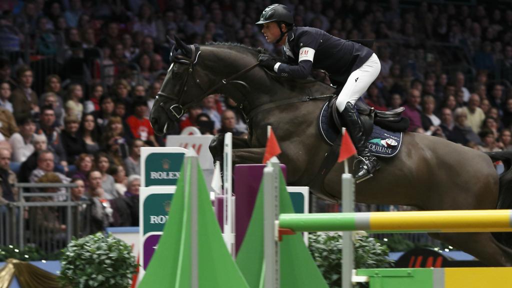 Catch Up - Show Jumping World Cup - BBC Sport