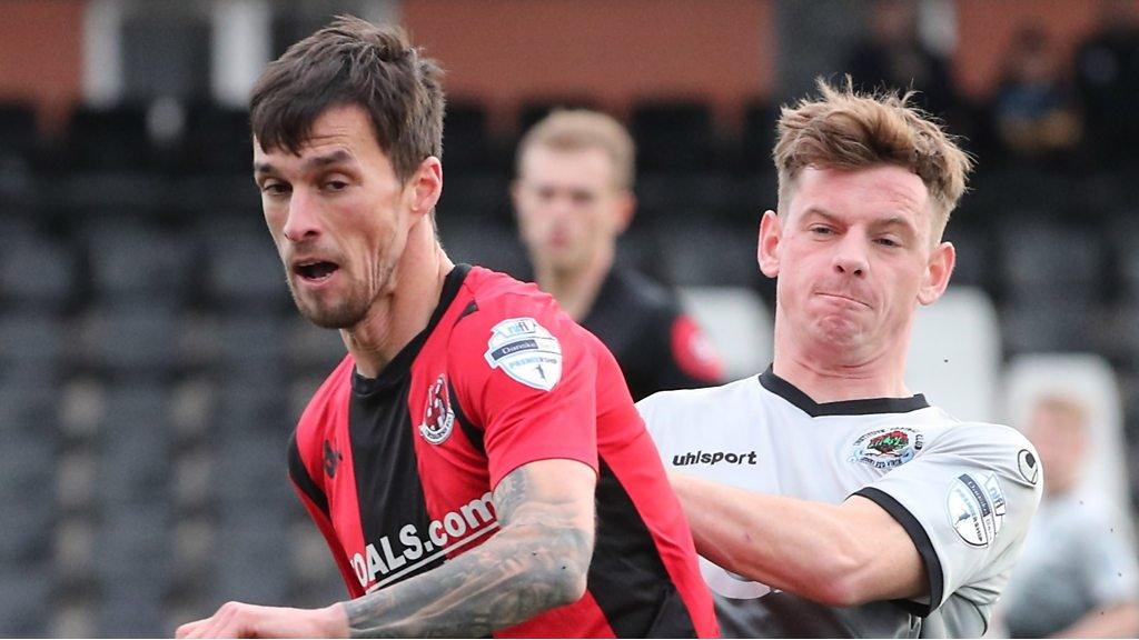 Crusaders lose ground in home draw with Institute - BBC Sport