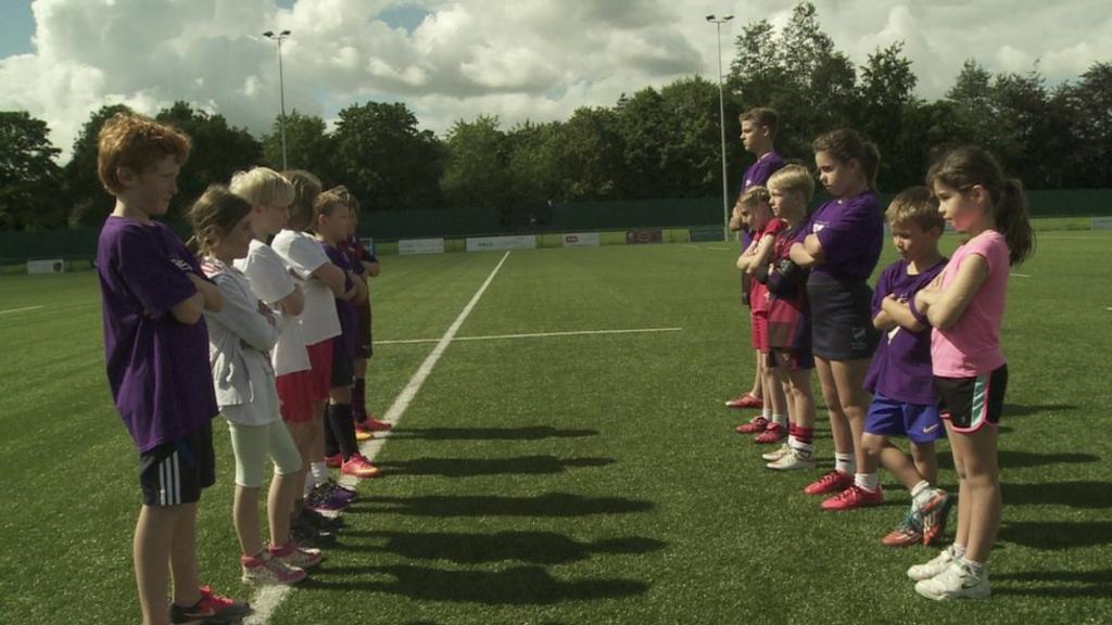 The rules of touch rugby - BBC Newsround