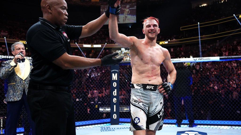 Dan Hooker won UFC 290 fight against Jalin Turner with broken arm and ...