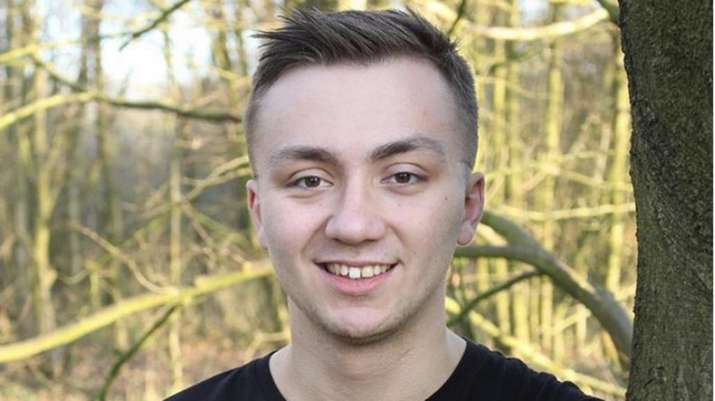 'I don't let my stammer hold me back' - BBC Newsround