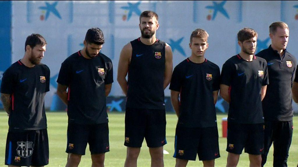 Barcelona players pay tribute to victims of attack - BBC Sport