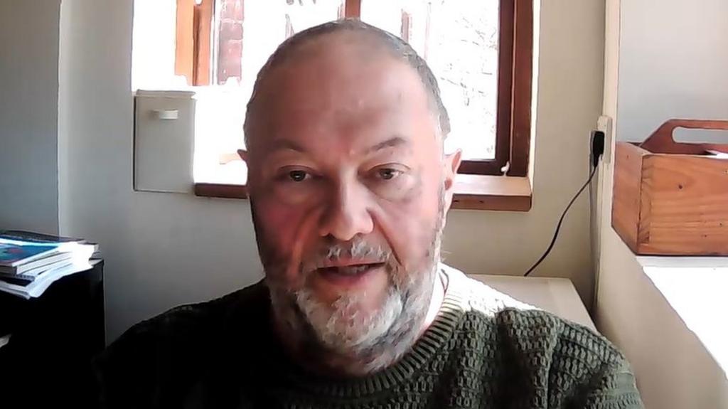 Corgi a'r National: 'Camgymeriad' gweithio â Newsquest - BBC Cymru Fyw