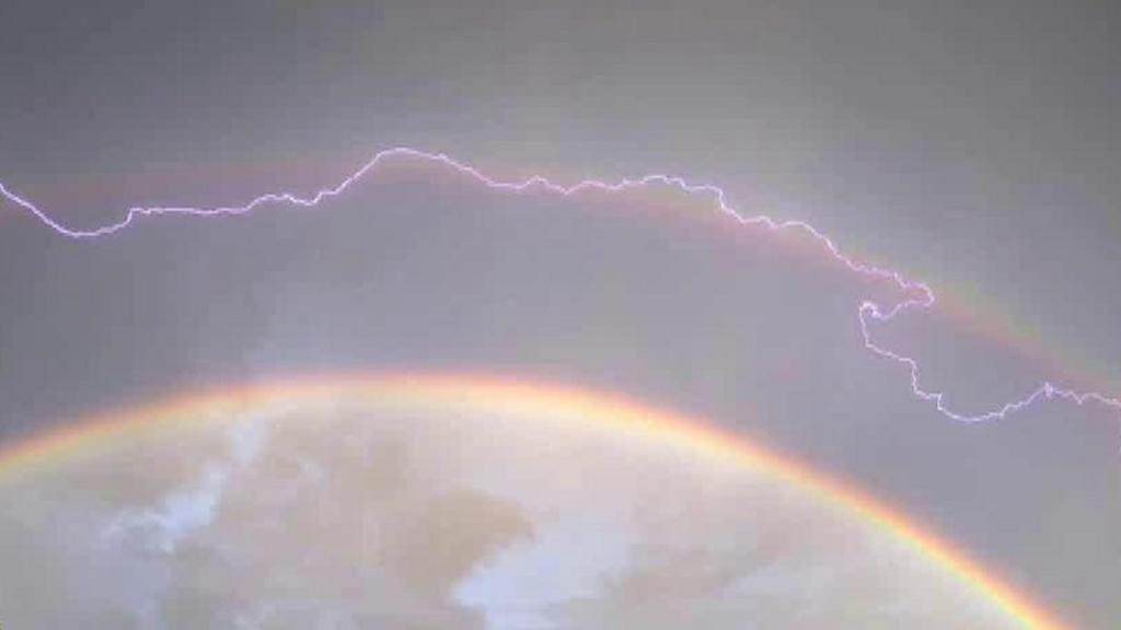 Check out these unusual lightning and rainbow photos - BBC Newsround