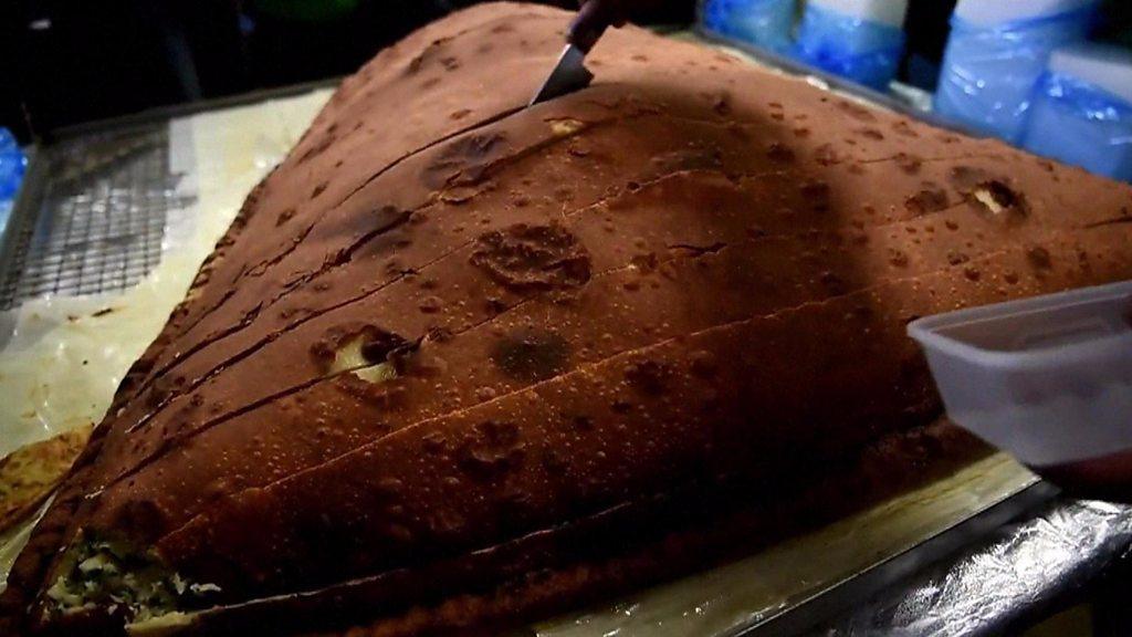 World record for the largest samosa smashed - BBC Newsround