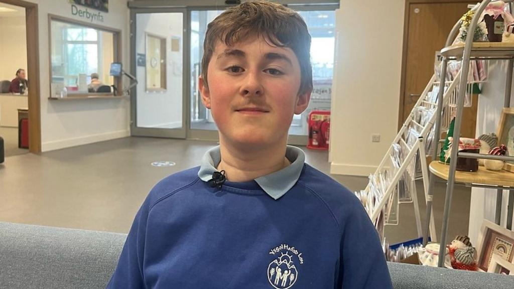 Hafod Lon: 'Dwi mor falch bod fi yn yr ysgol 'ma' - BBC Cymru Fyw