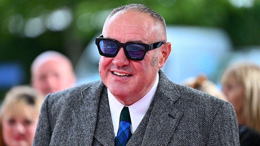 Stoke-on-Trent residents do not trust council, survey shows - BBC News