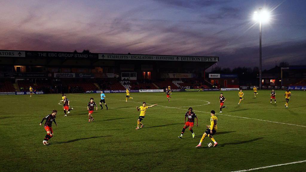 Kidderminster Harriers FC plan to buy stadium from council - BBC News
