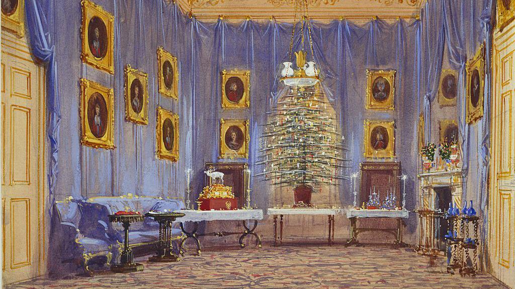 Crackers, lights and cards: Festive traditions rooted in London - BBC News