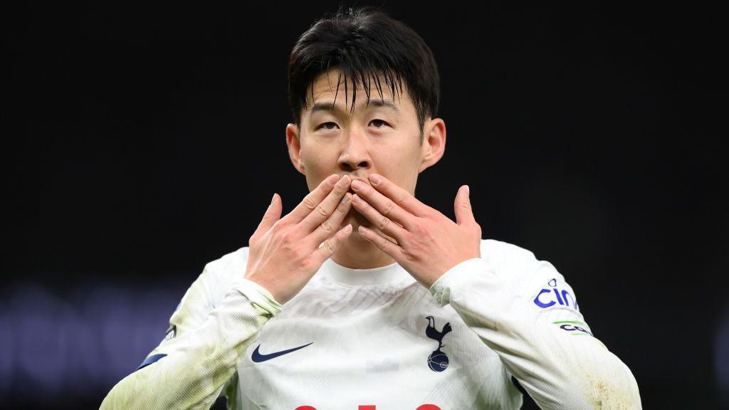 Tottenham: 'How can you not play Son Heung-min down the middle?' - BBC ...