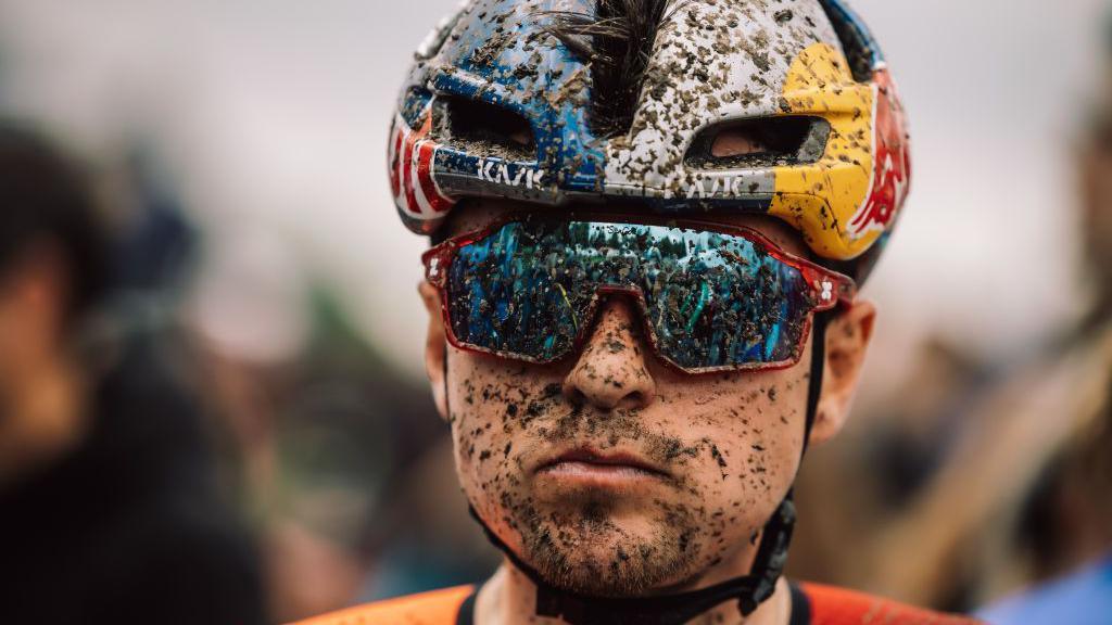 Mountain Bike World Cup: Tom Pidcock claims second gold in two days - BBC Sport