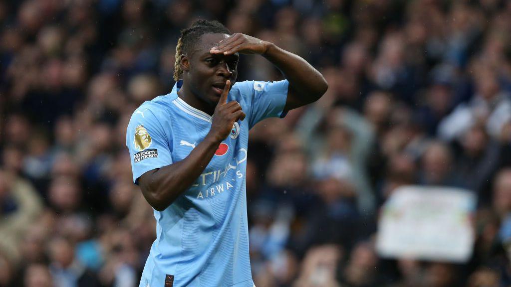 Manchester City: Pat Nevin on Jeremy Doku v Jack Grealish - BBC Sport