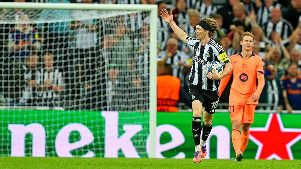 Newcastle 1-2 Barcelona: What Gordon said - BBC Sport