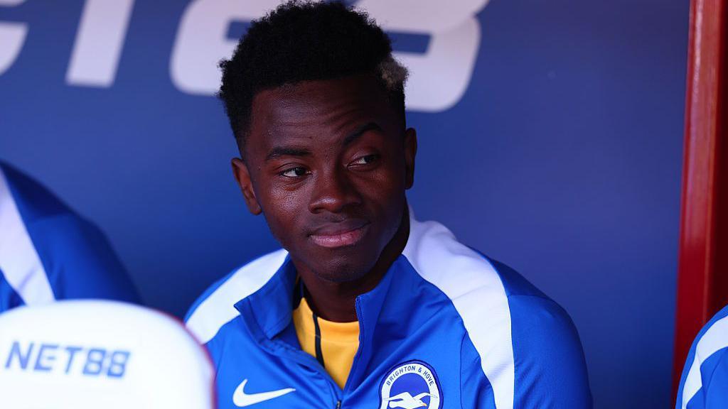 Brighton news: Fabian Hurzeler could not guarantee Simon Adingra ...