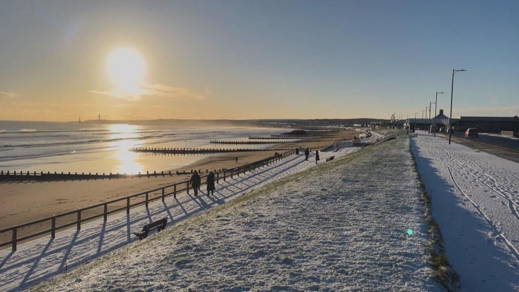 Sneachd a' toirt buaidh air grunn sgìrean de dh'Alba - Naidheachdan a' BhBC