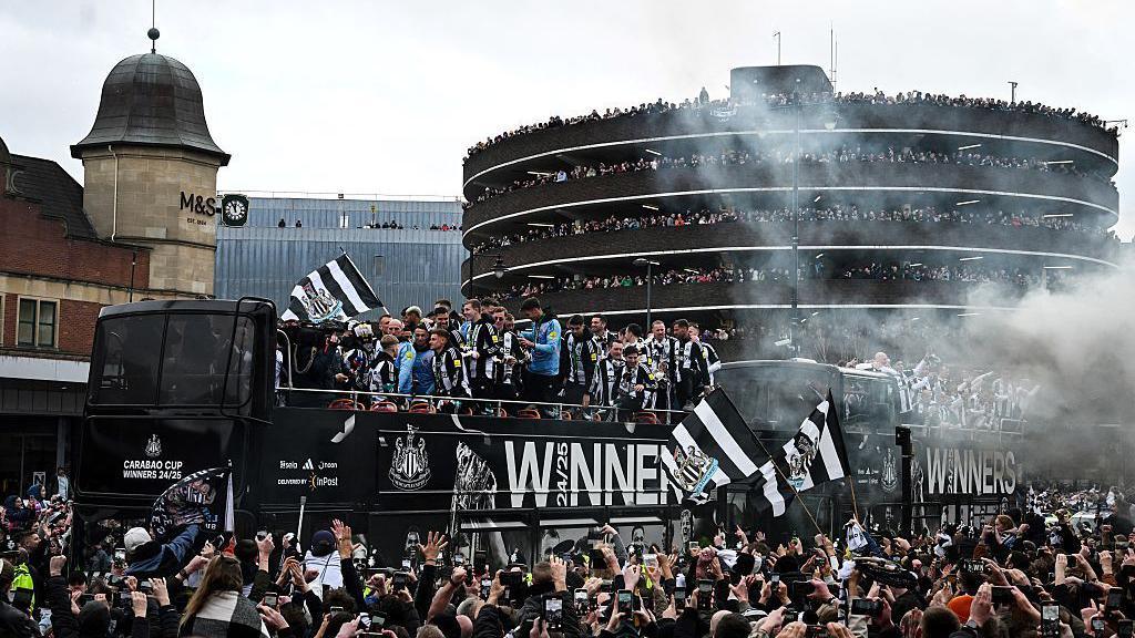 Newcastle news: Photos from their Carabao Cup parade - BBC Sport