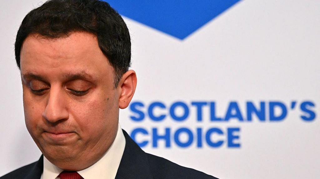 Sarwar says Starmer 'welcome to chap doors' during Scottish election ...