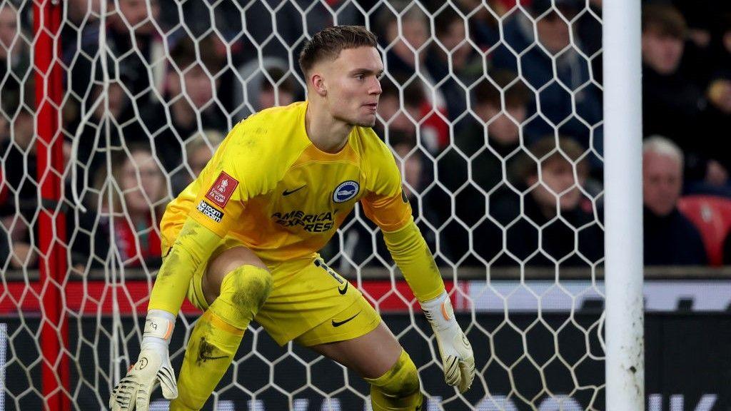 Brighton news: Why are Albion rotating goalkeepers? - BBC Sport