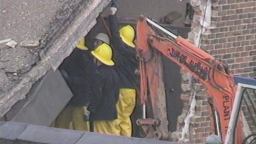 BBC Archive 1989: Kent barracks bomb kills 11 soldiers - BBC