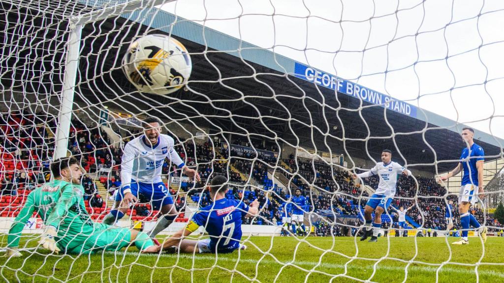 Highlights: St Johnstone 0-1 Rangers - BBC Sport