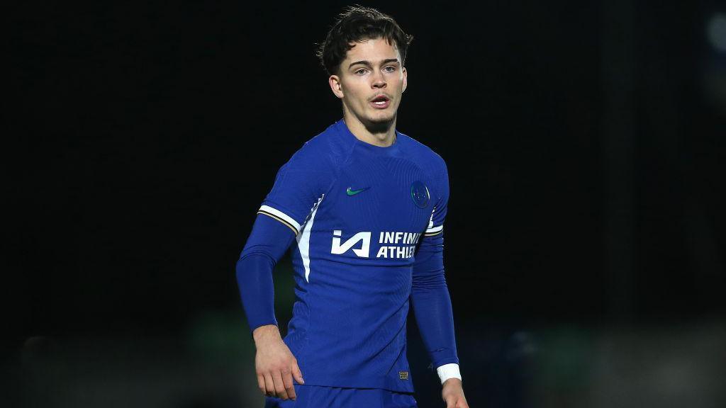 Chelsea: Leo Castledine made available for loan - BBC Sport
