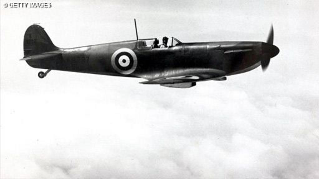 BBC Archive 1941: Fighter Pilot Shot Down - BBC