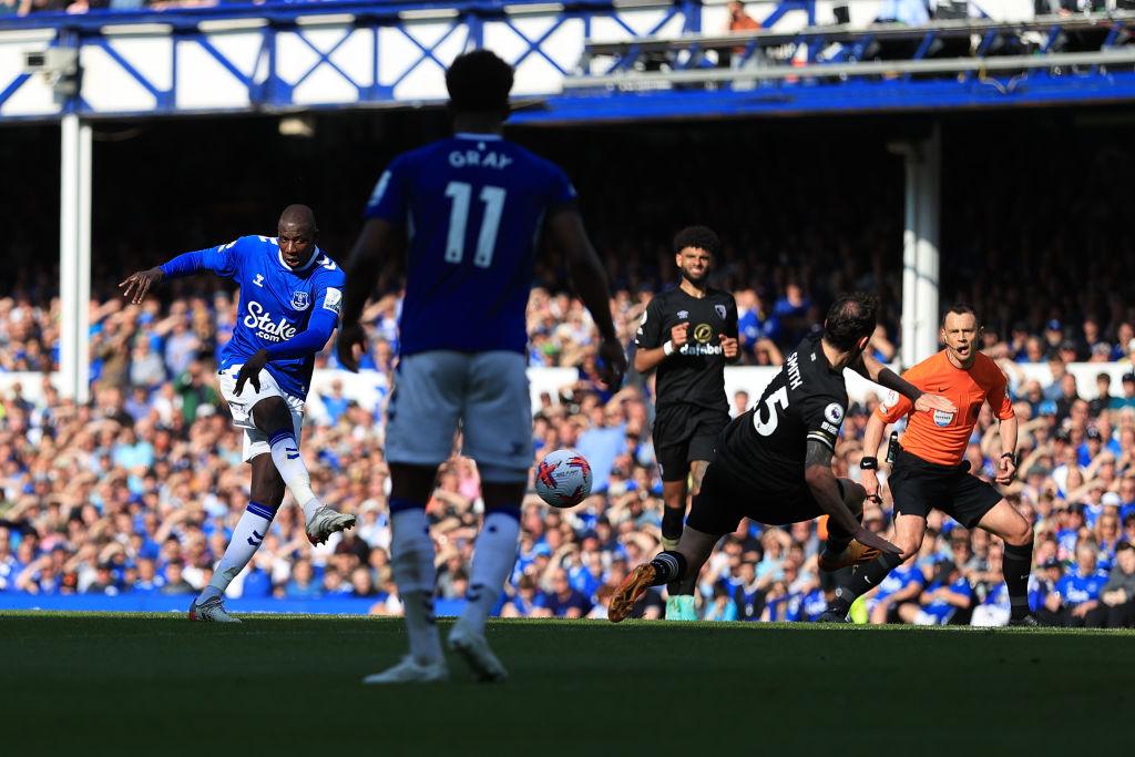 Everton: Abdoulaye Doucoure's goal against Bournemouth - BBC Sport