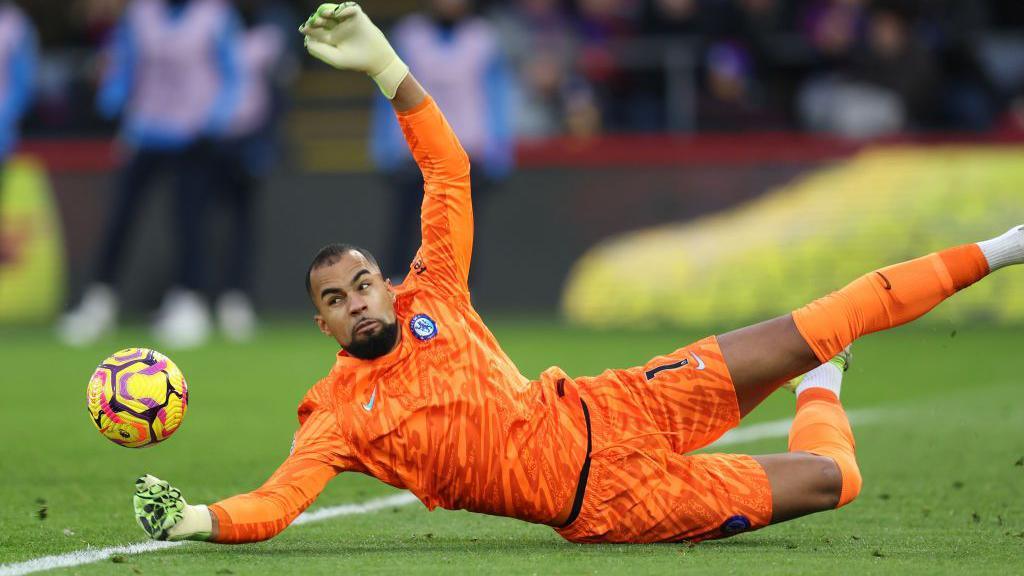 Chelsea news: Opinion - Nedum Onuoha on Robert Sanchez - BBC Sport