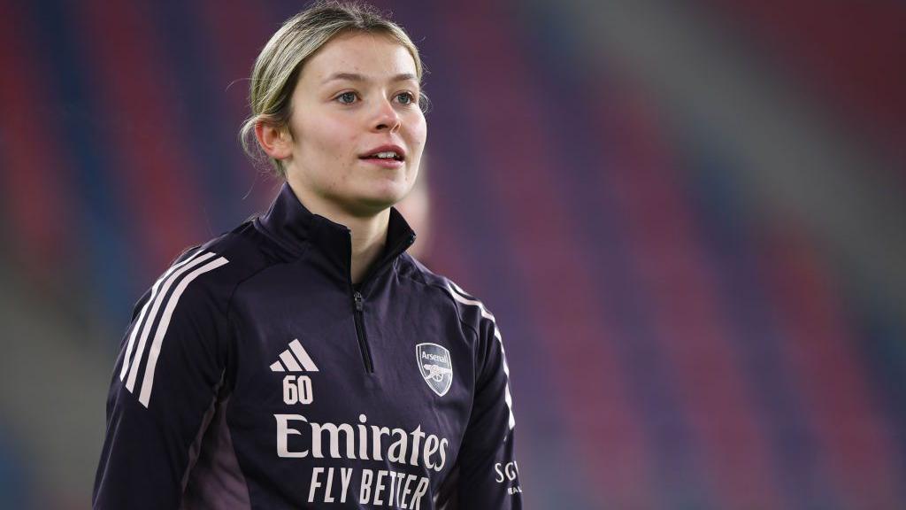 Arsenal academy star Laila Harbert signs first professional deal - BBC ...