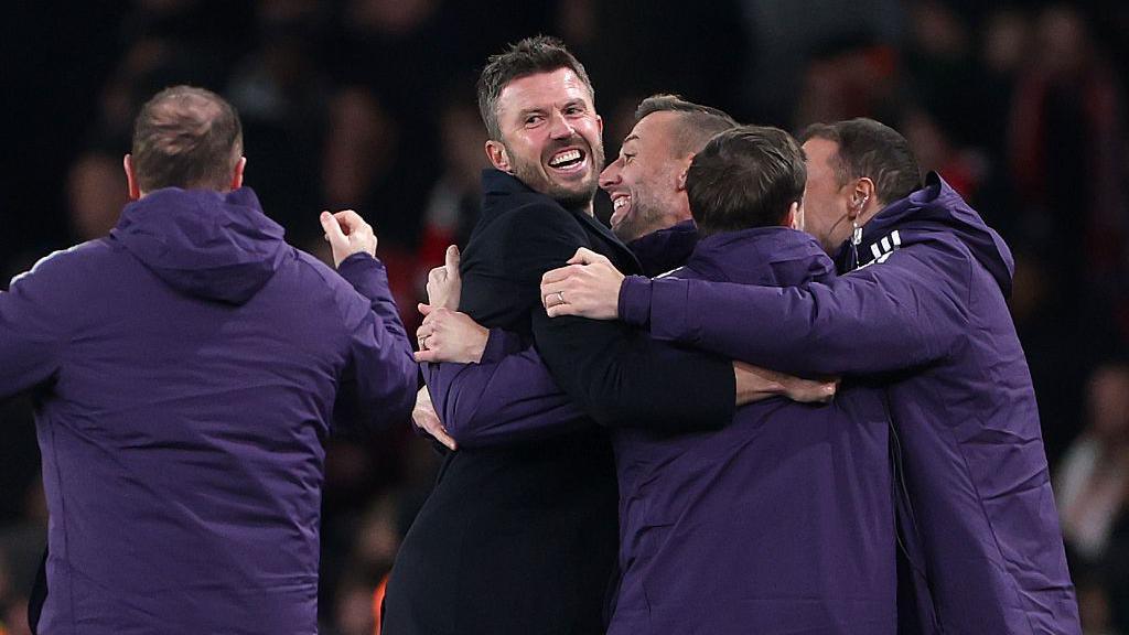 Man Utd news: 'Fairytale stuff for Carrick' after Arsenal win - BBC Sport