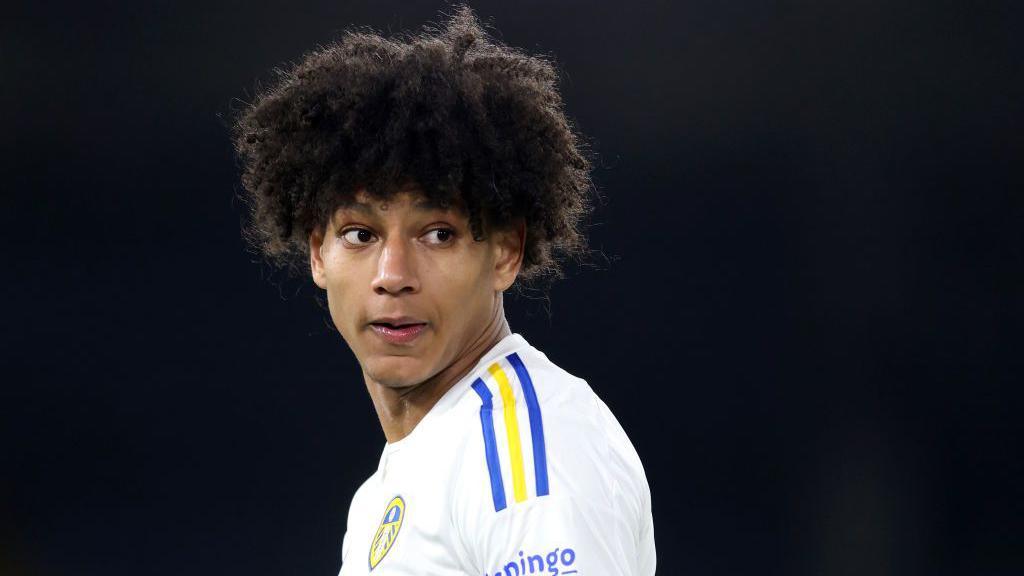 Leeds United news: Reuben Lopata-White and Harry Christy contracts ...