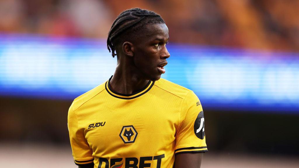 Wolves transfer news: Chiquinho joins Real Mallorca on loan - BBC Sport