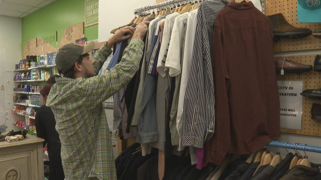 Cleachdaidhean ùra fasain - Naidheachdan a' BhBC