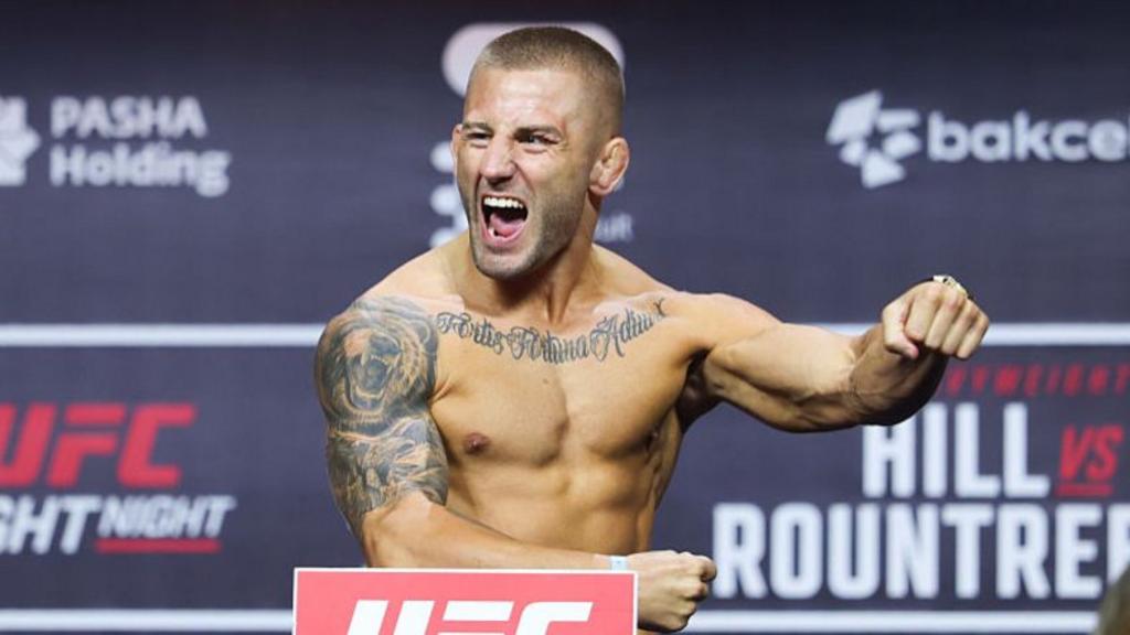 'Dream come true to fight worldwide' - UFC's Elliott - BBC Sport
