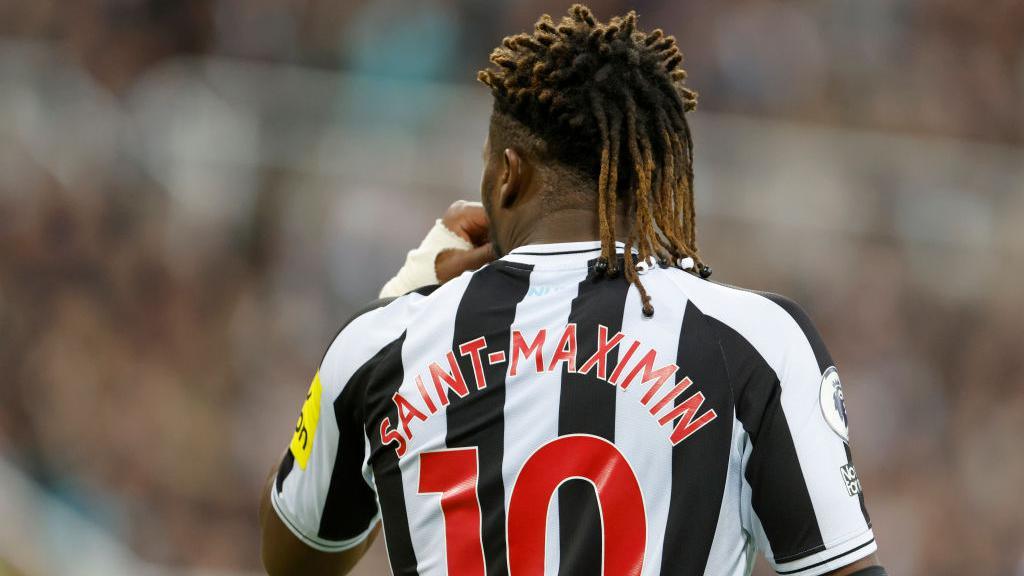 Newcastle United: Allan Saint-Maximin confirms Magpies exit with social ...